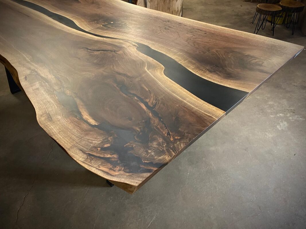 Beautiful scribed Black Walnut + Transparent Black Resin dining table ...